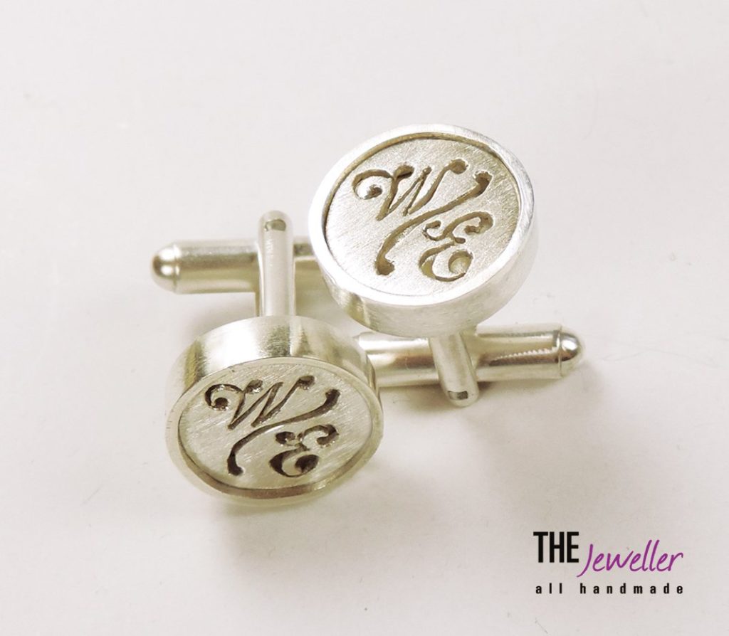 Butoni rotunzi din argint personalizaţi prin traforare - THEjeweller